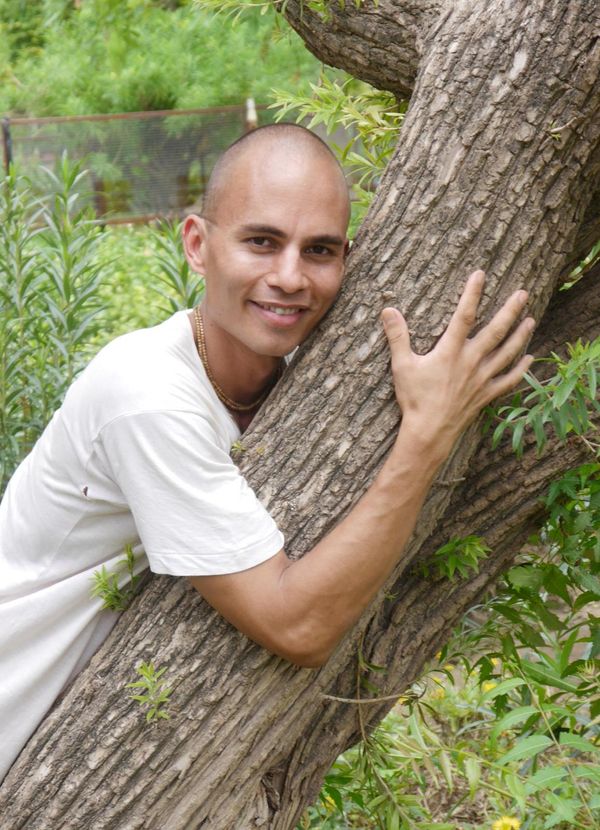 Wie aus dem Pfäffiker Ramin Talib ein indischer Mönch wurde | Züriost